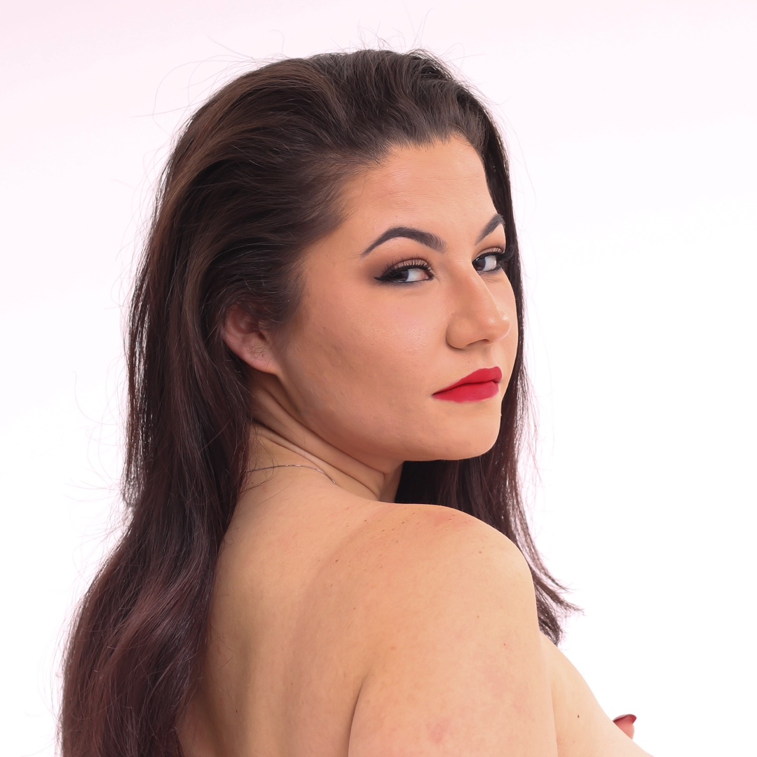 Christina Fontanez's Instagram, Twitter & Facebook on IDCrawl